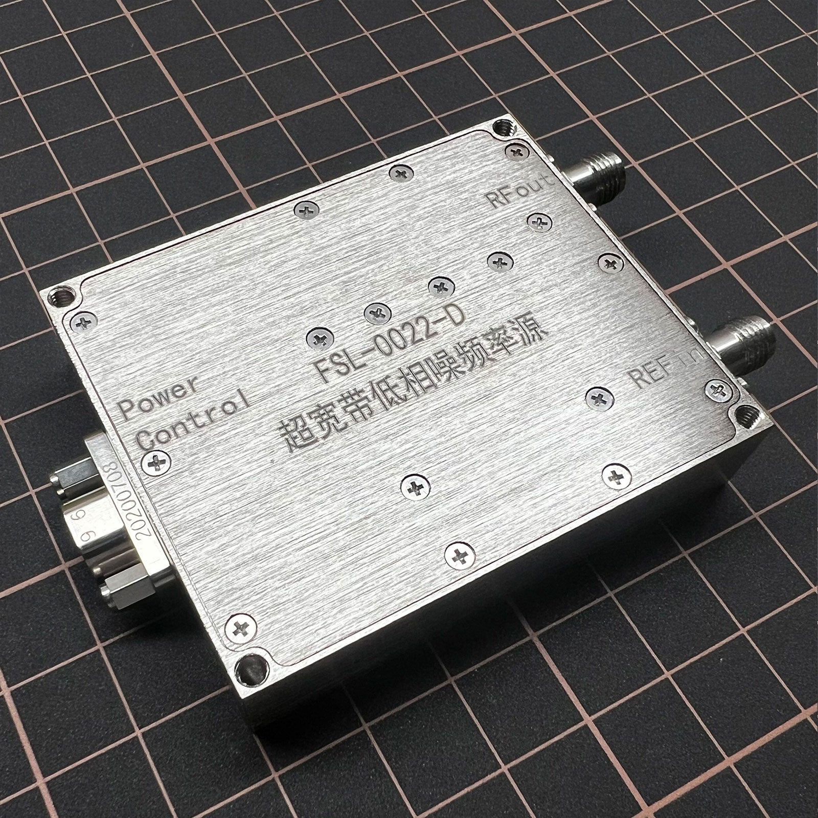 FSL-0022-D Frequency Source Module 50MHz-22GHz Ultra Wide Band Low Pha
